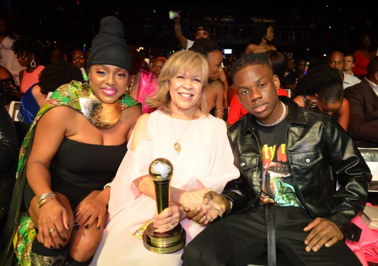 AFRIMMA’s Leadership Award - Africa Is a Place That Needs Their Support ...